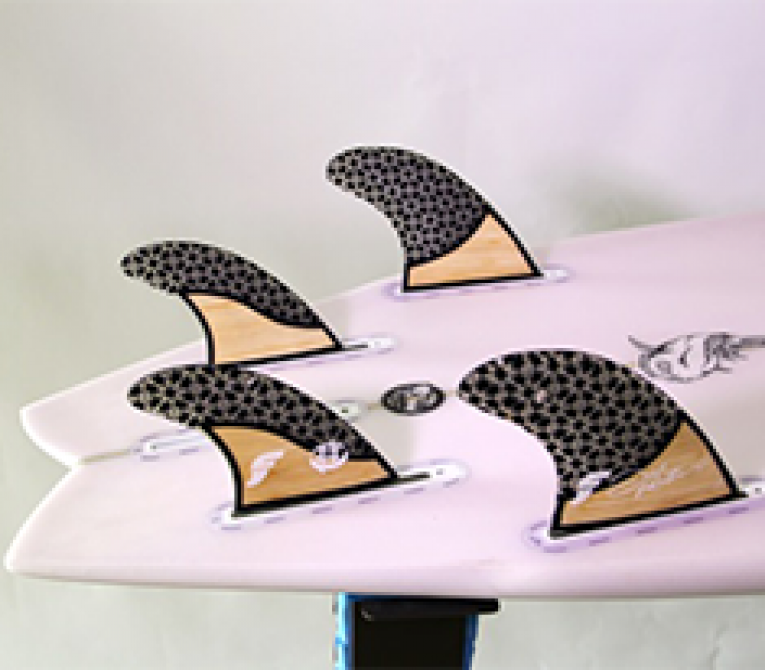 Best Surfboard Fins Reviewed: Top 11 + How To Choose [2021]